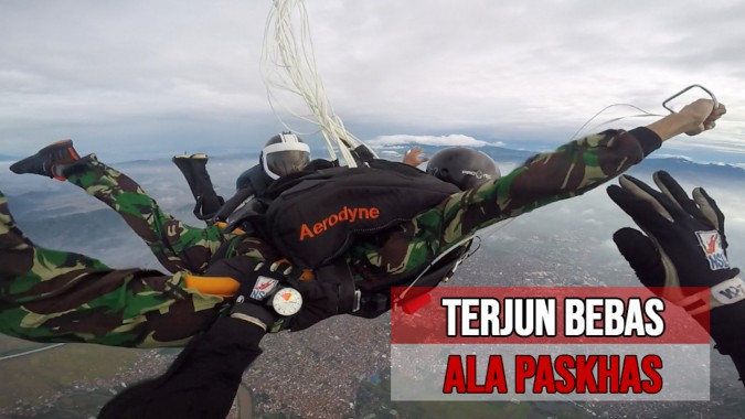 Terjun Bebas Ala Paskhas | Pusdiklat Paskhas: Lahirnya Sang Baret ...