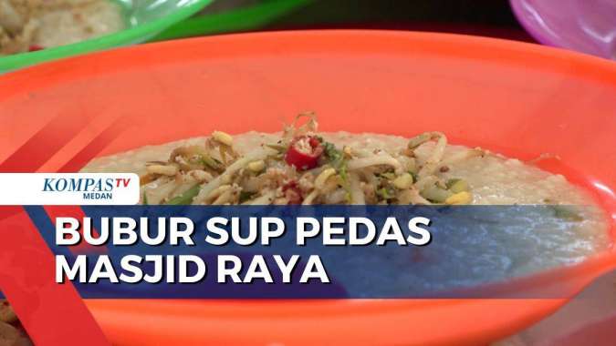 Tradisi Bubur Sup Pedas Masjid Raya Masih Eksis