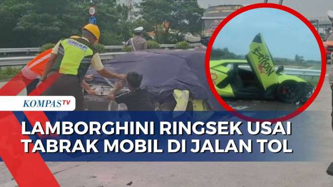 Begini Penampakan Lamborghini Ringsek Usai Tabrak Mobil dan Pembatas Jalan Tol Jombang