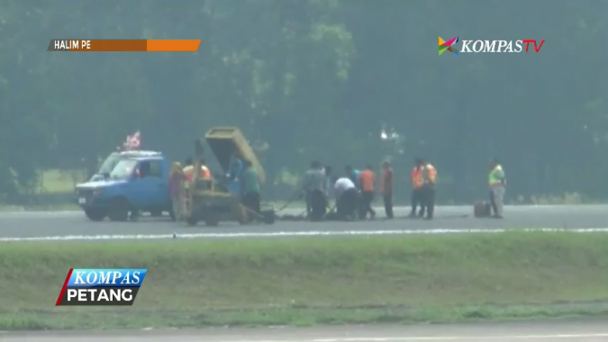 Aspal "Runway" Rusak, Bandara Halim Ditutup Sementara