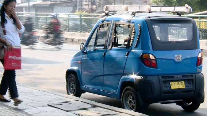 Yuk, Kenalan dengan Bajaj Roda 4!