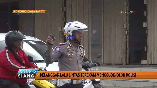 Pelanggar Lalu Lintas Ini Terekam Mengolok-olok Polisi