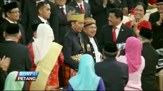 Soal Baju Jokowi, Kata Fadli Zon: Bagus untuk Keberagaman