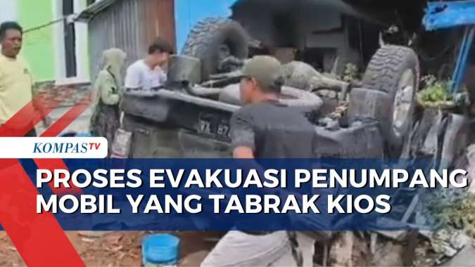 Sopir Hilang Kendali, Mobil Pembawa Alat Peraga Kampanye Tabrak Kios ... Sopir Hilang Kendali, Mobil Pembawa Alat Peraga Kampanye Tabrak Kios ...