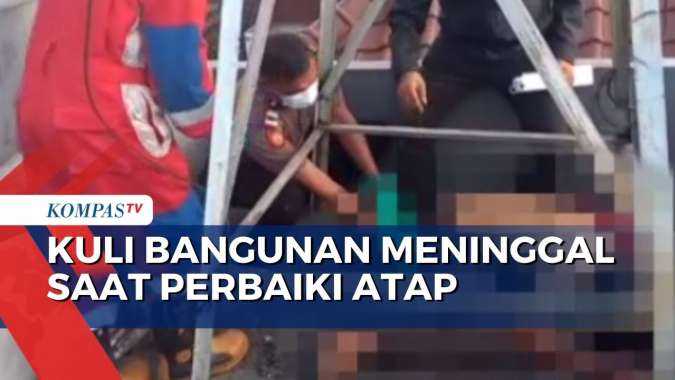 Damkar Evakuasi Jenazah Kuli Bangunan Meninggal Saat Perbaiki Atap
