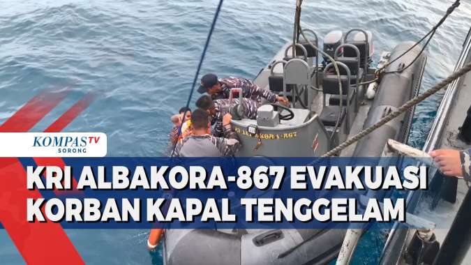 Kapal Perang Tni Al Evakuasi Penumpang Speed Boat Tenggelam Di Memberano Raya