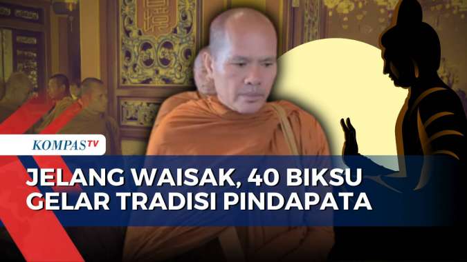 Jelang Waisak 2025, 40 Biksu Thudong Lakukan Tradisi Pindapata di Magelang