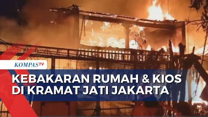 Rumah dan Kios Hangus Terbakar di Kramat Jati Diduga Akibat Korsleting Tiang Listrik